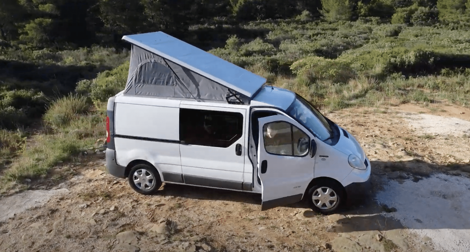 Installer un toit relevable sur son van aménagé