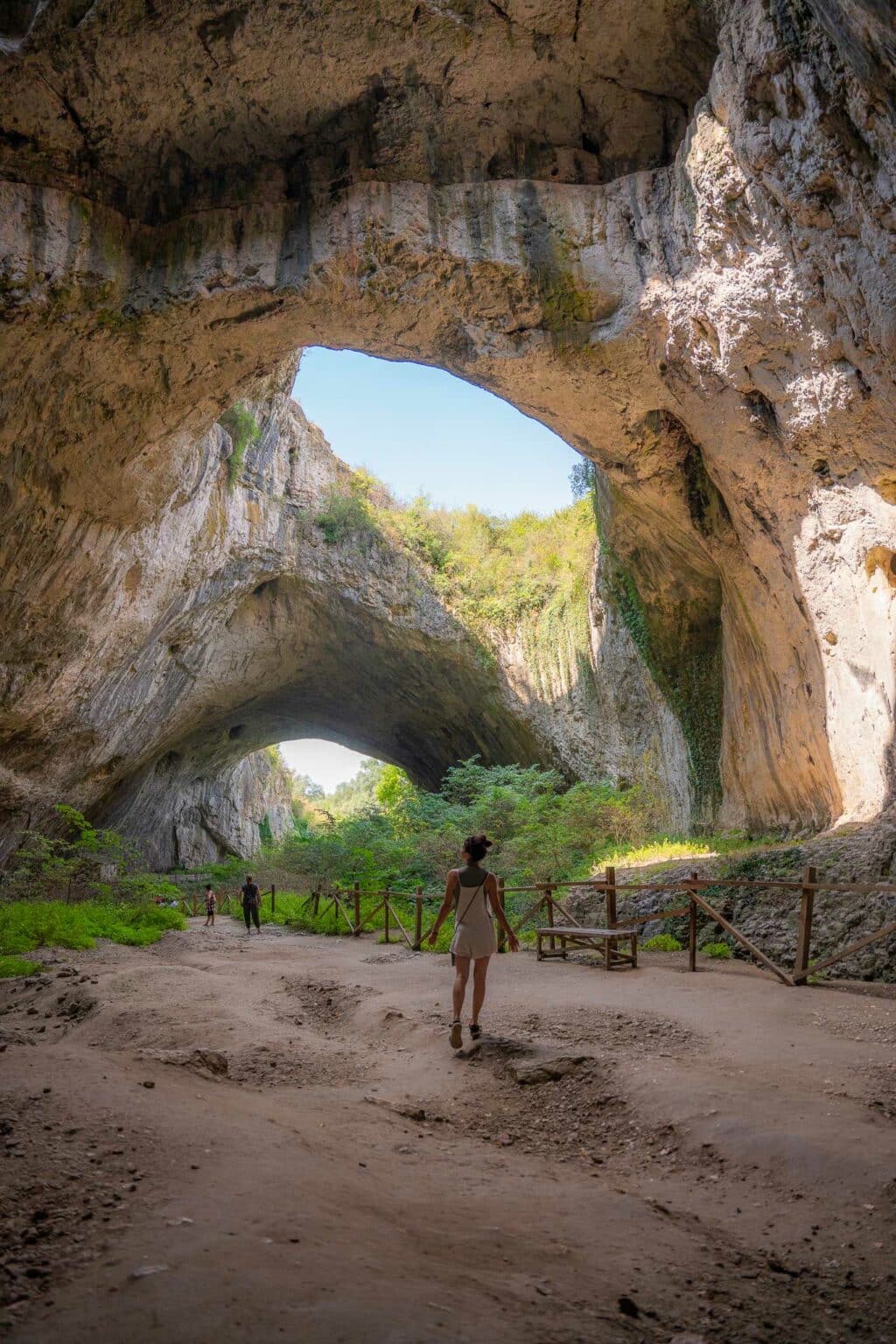 Découvrir la grotte de Devetashka en Bulgarie | Mon Carnet de Voyage